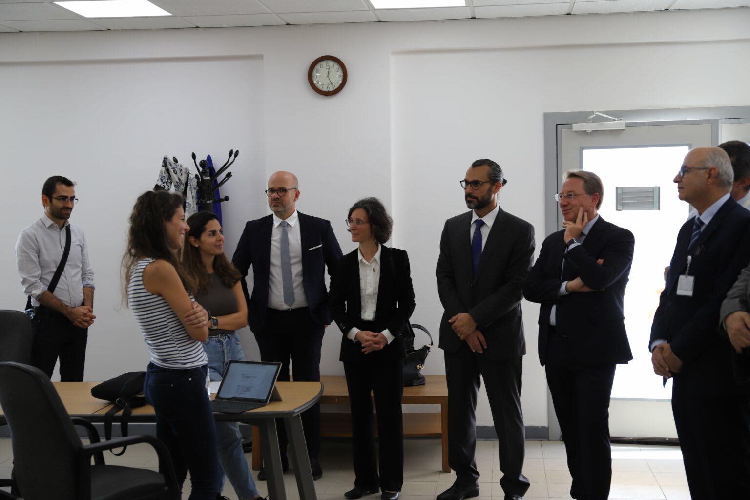 Visite de M. l’Ambassadeur et de Mme la Consule | ÉCOLE FRANCAISE ...
